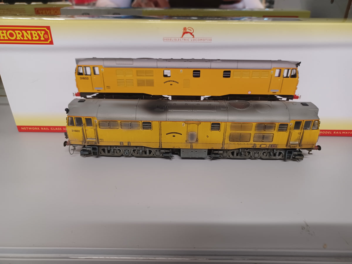 Hornby R3745 Network Rail, Class 31, A1A-A1A, 31602 'Driver Dave Green ...