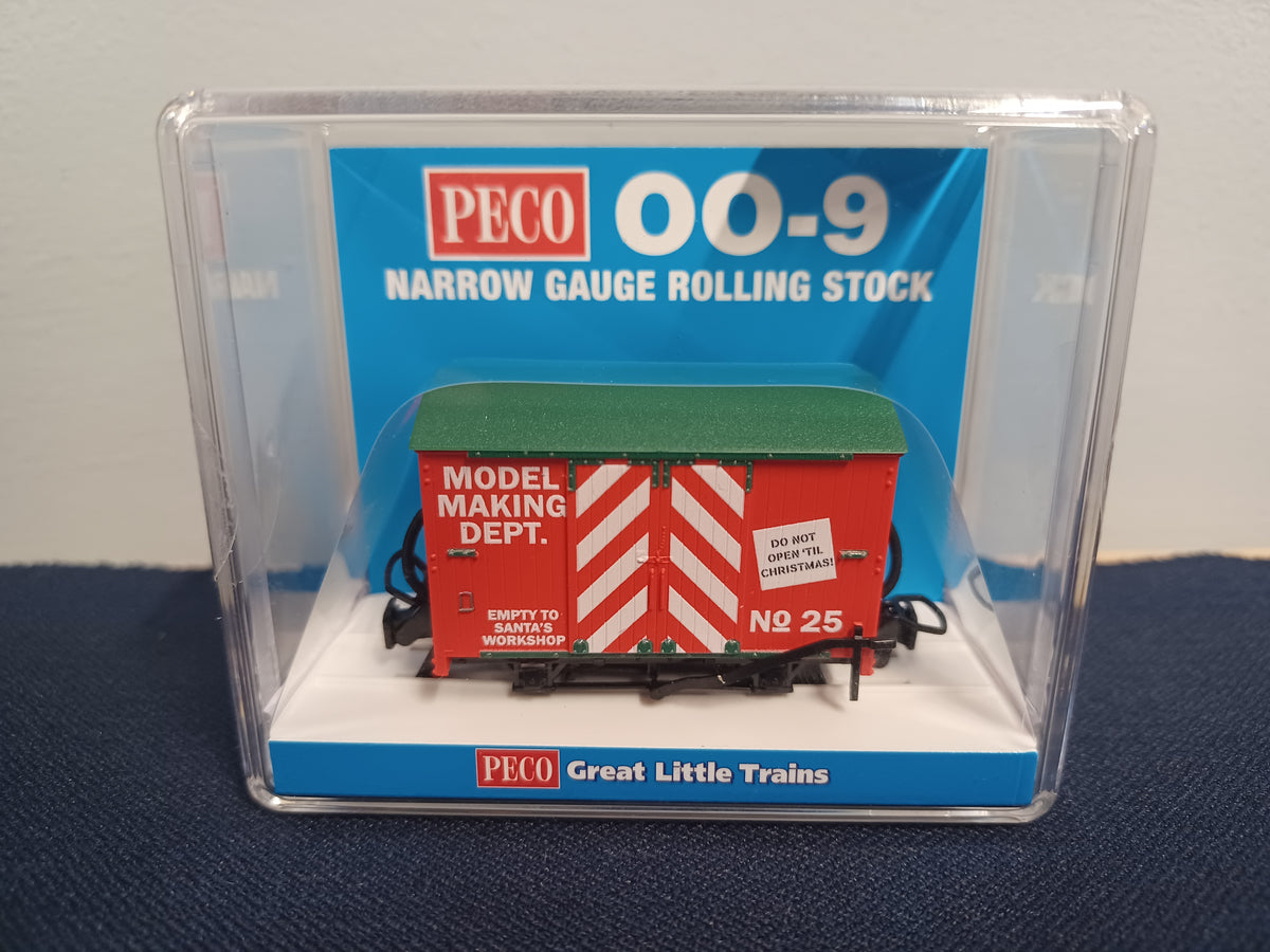 Peco 009 Rolling Stock - GR-910 GLT OO-9 Box Van Christmas - Santa's W ...