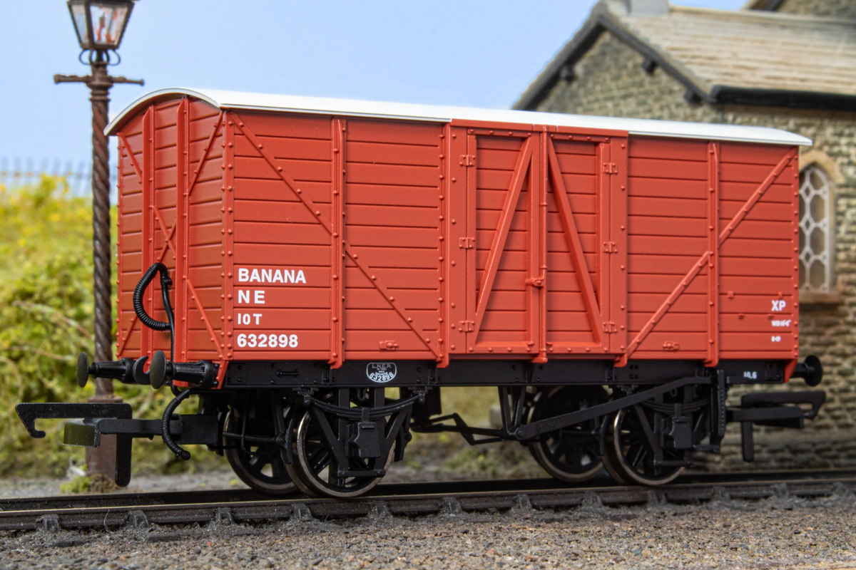 Oxford Rail 00 Gauge GE Banana Van - LNER (pre 1937) - 632877 – Malcs ...