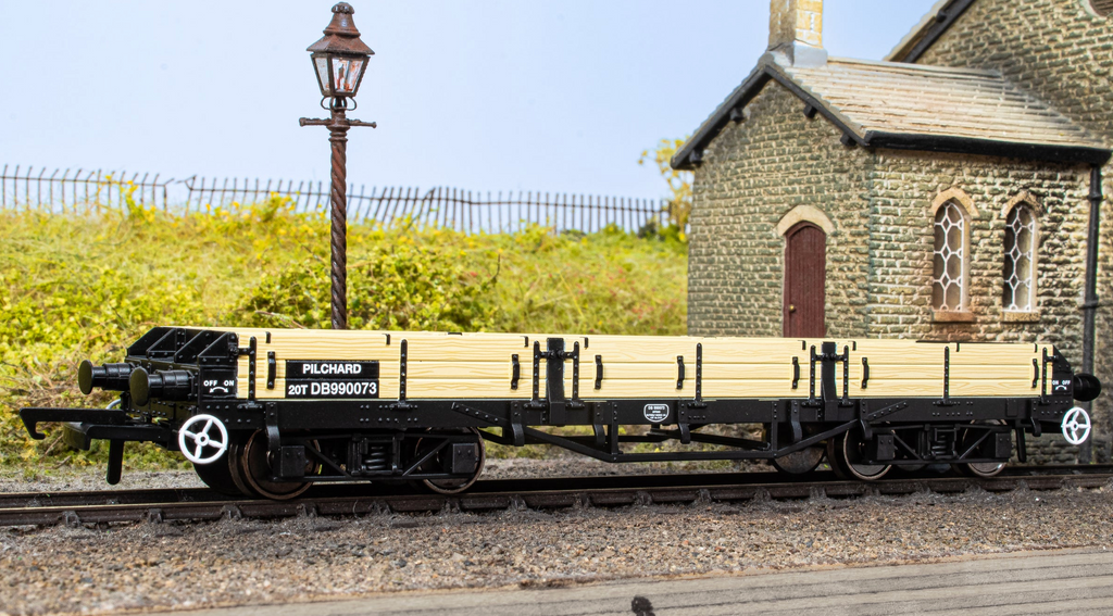 Oxford Rail 00 Gauge Pilchard Wagon - BR Unpainted Wood Livery (DB9900 ...