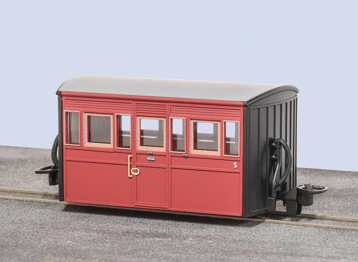 GLT Bug Box coach 1970s/80s livery, no. 5 – Malcs Models