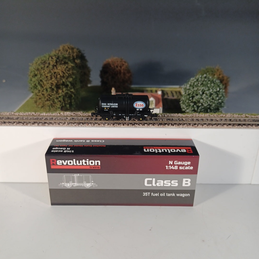 Revolution Trains N35TB-101C Esso Class B Tank (C) – Malcs Models