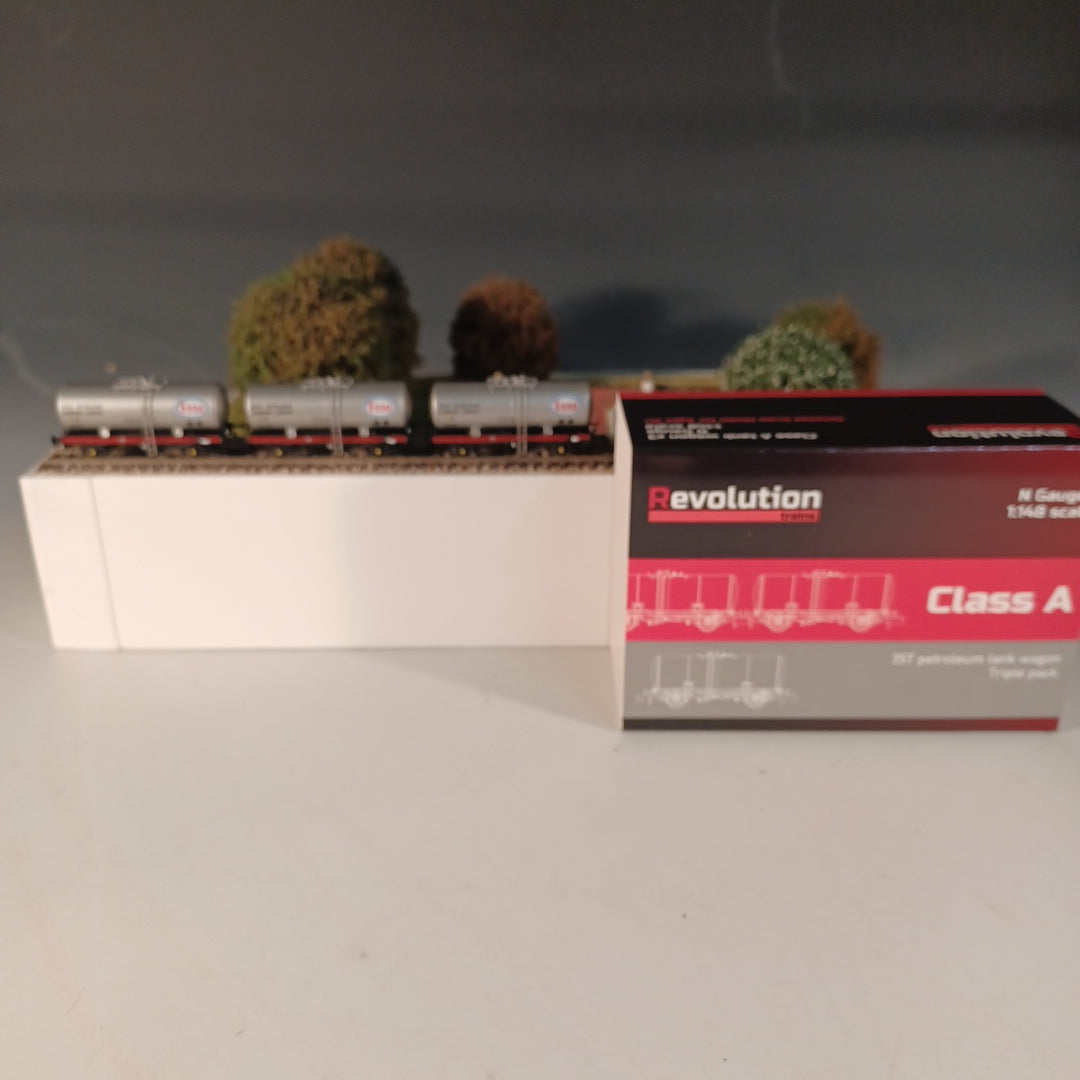 Revolution Trains N35TA-301 Esso Class A Tank Silver Triple Pack ...