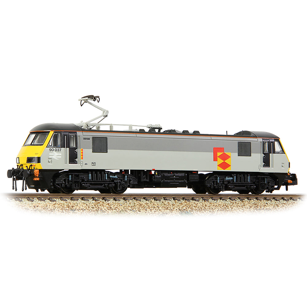 Graham Farish 371-781 Class 90/0 90037 BR Railfreight Distribution Sec ...